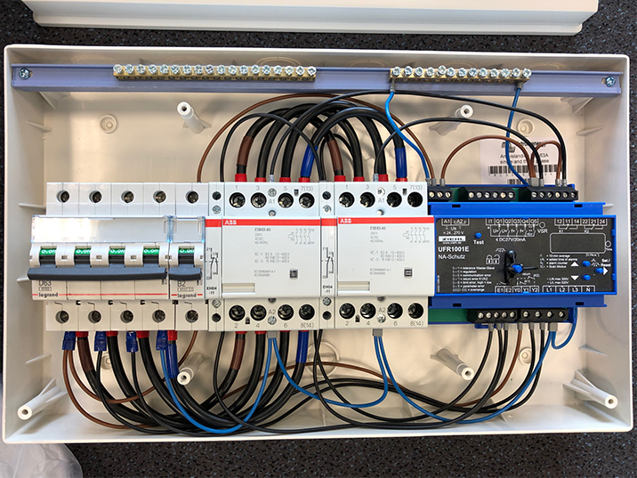 Anti-Islanding Box 63A single and three phase - Victron Energy